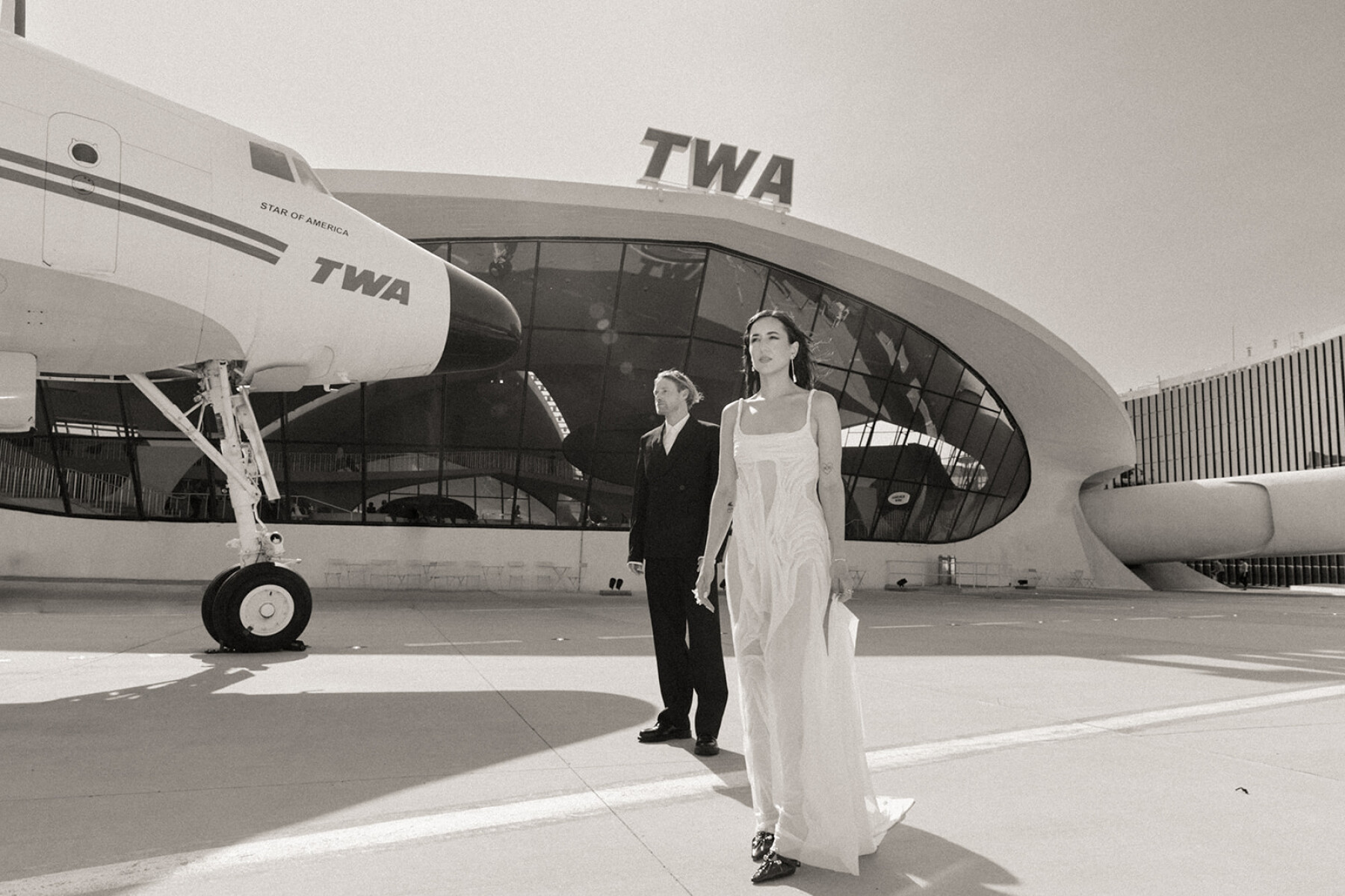 A Vibrant 60's Inspired Wedding in New York City | Real Wedding: Jessi ...